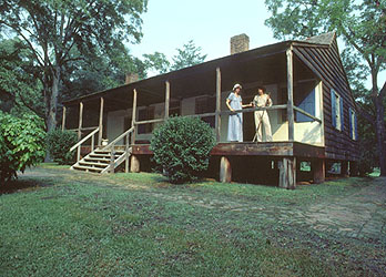 Mount Locust Inn (1779) on mile 15.5 of Natchez Trace Parkway in ...