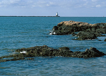 Southwest Ledge Lighthouse (1877) in Atlantic ocean near New Haven ...
